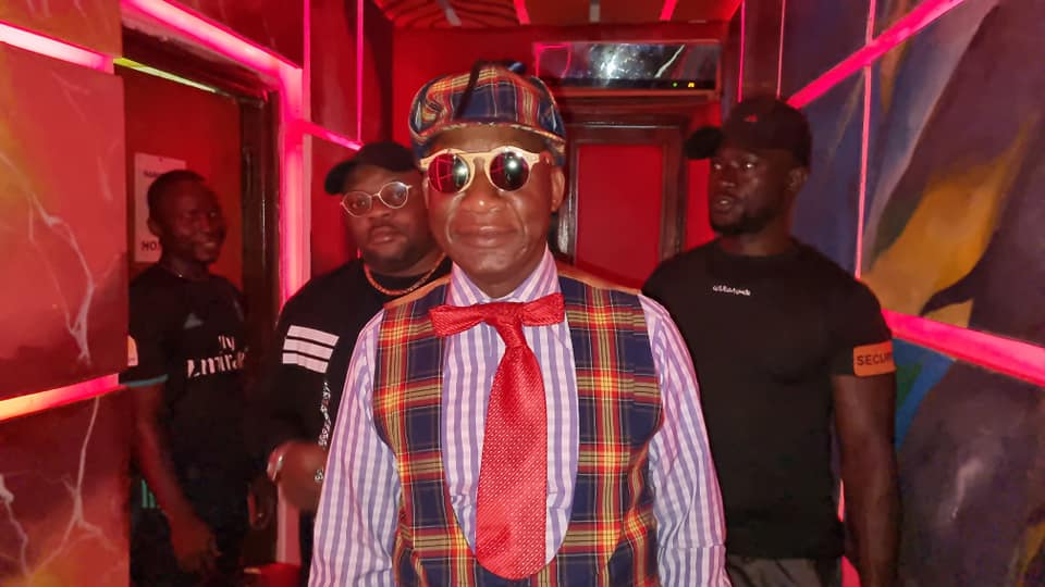 Centrafrique: Djo Ballard propose l’enseignement de la sape dans les écoles